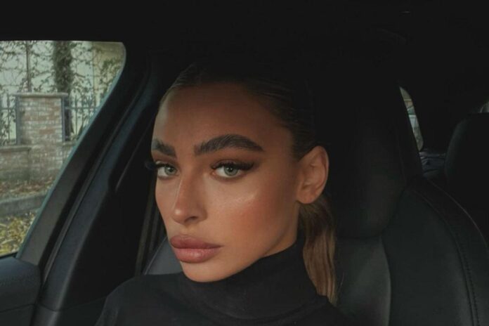 Chiara Frattesi, la camicetta si apre: fan in delirio per la sorella di ...
